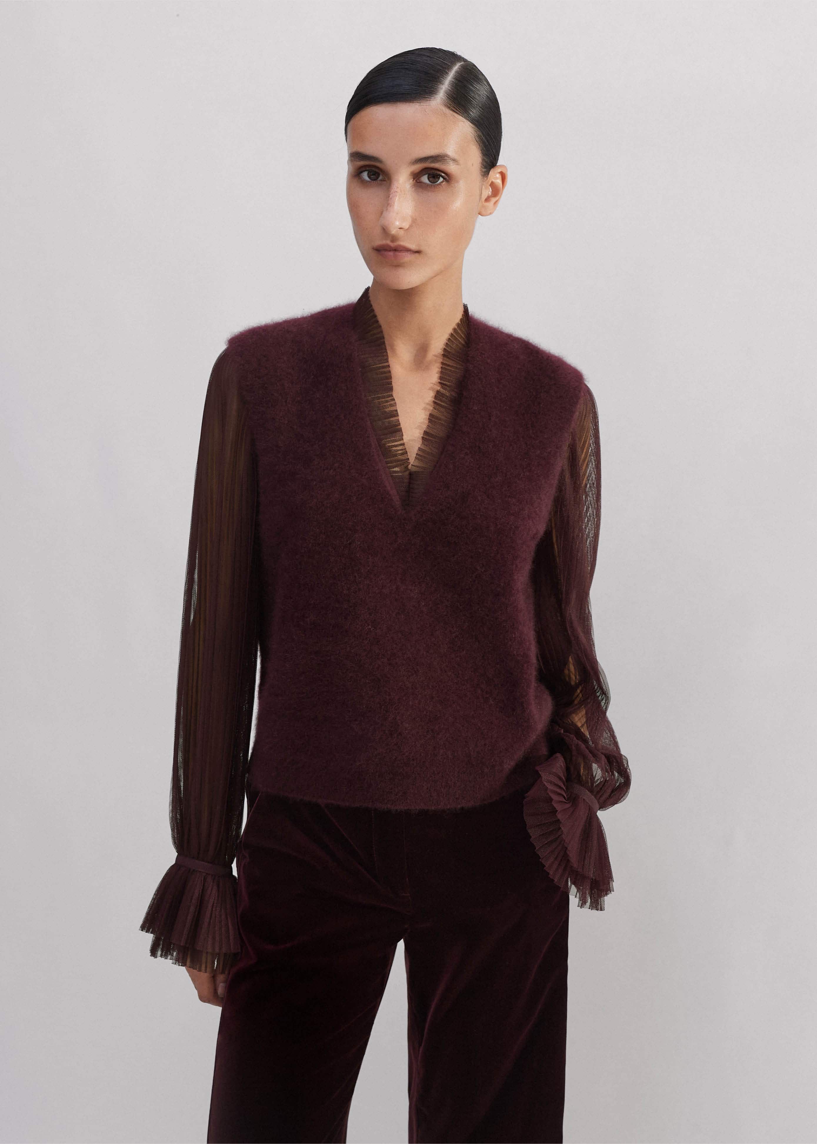 Women's Red Brushed Cashmere V-Neck Crop Vest | ME+EM