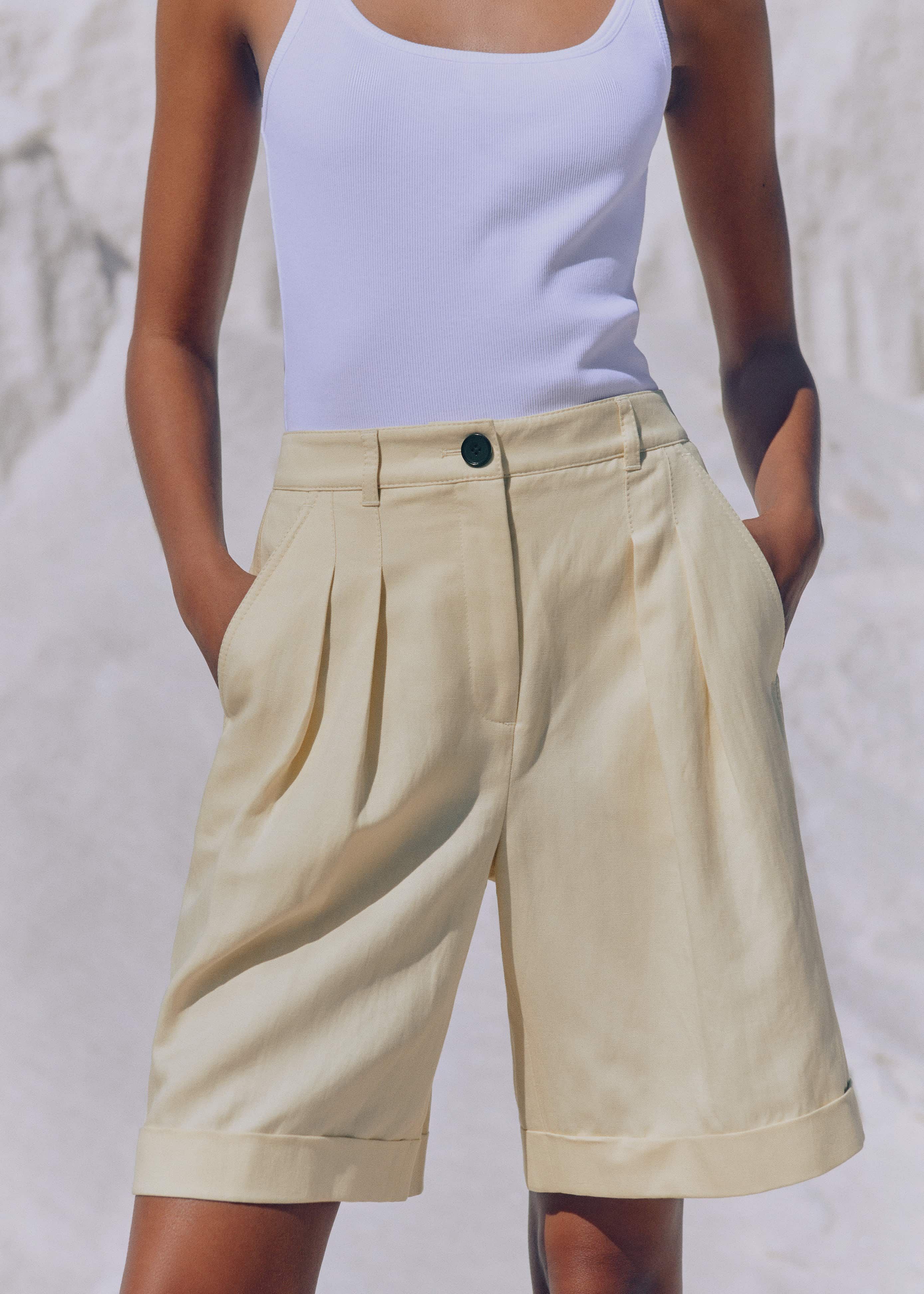 Women's Chalk Linen-Blend Tailored Bermuda Short | ME+EM