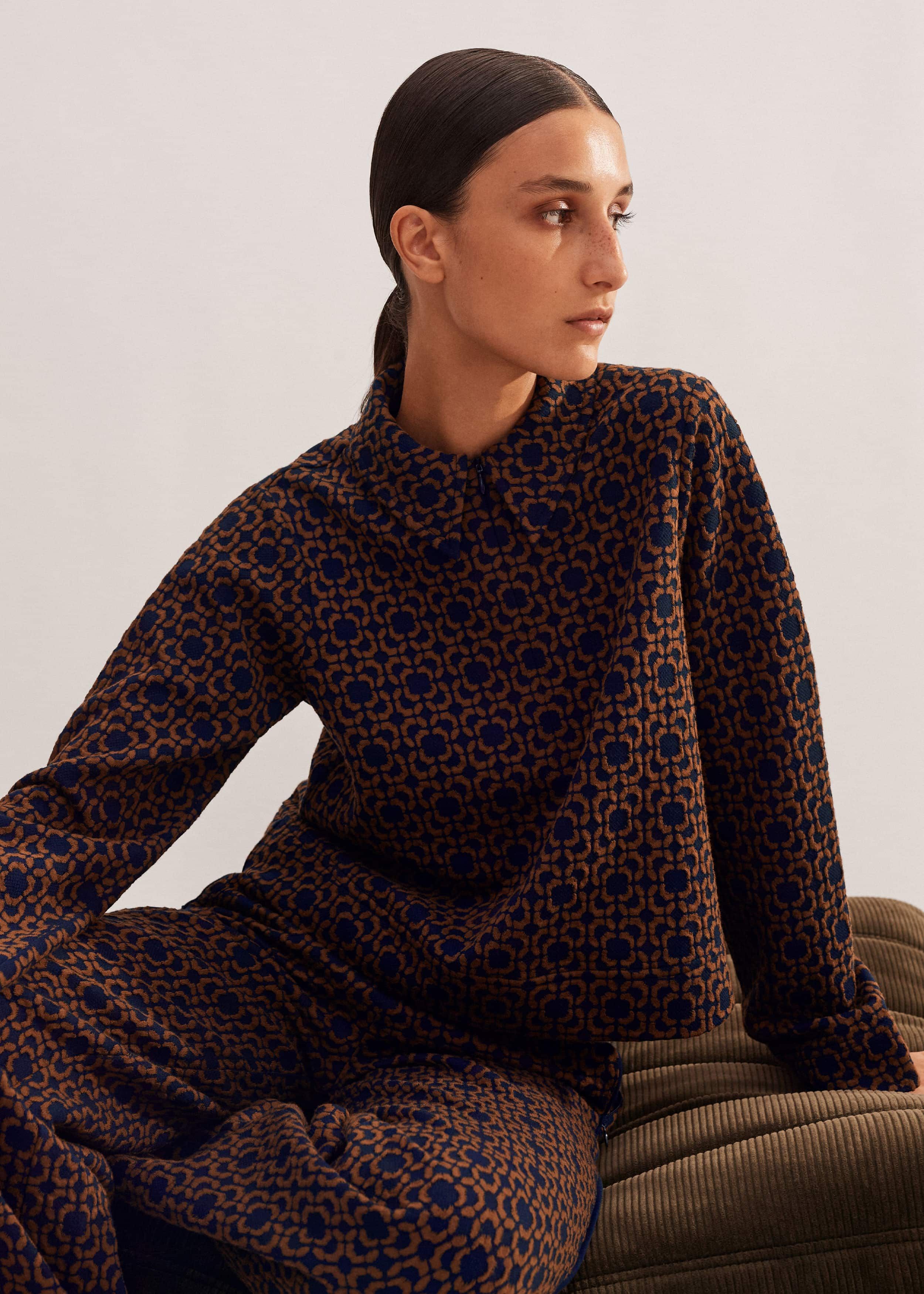 Women's Navy Travel Tailoring Graphic Jacquard Box Top | ME+EM