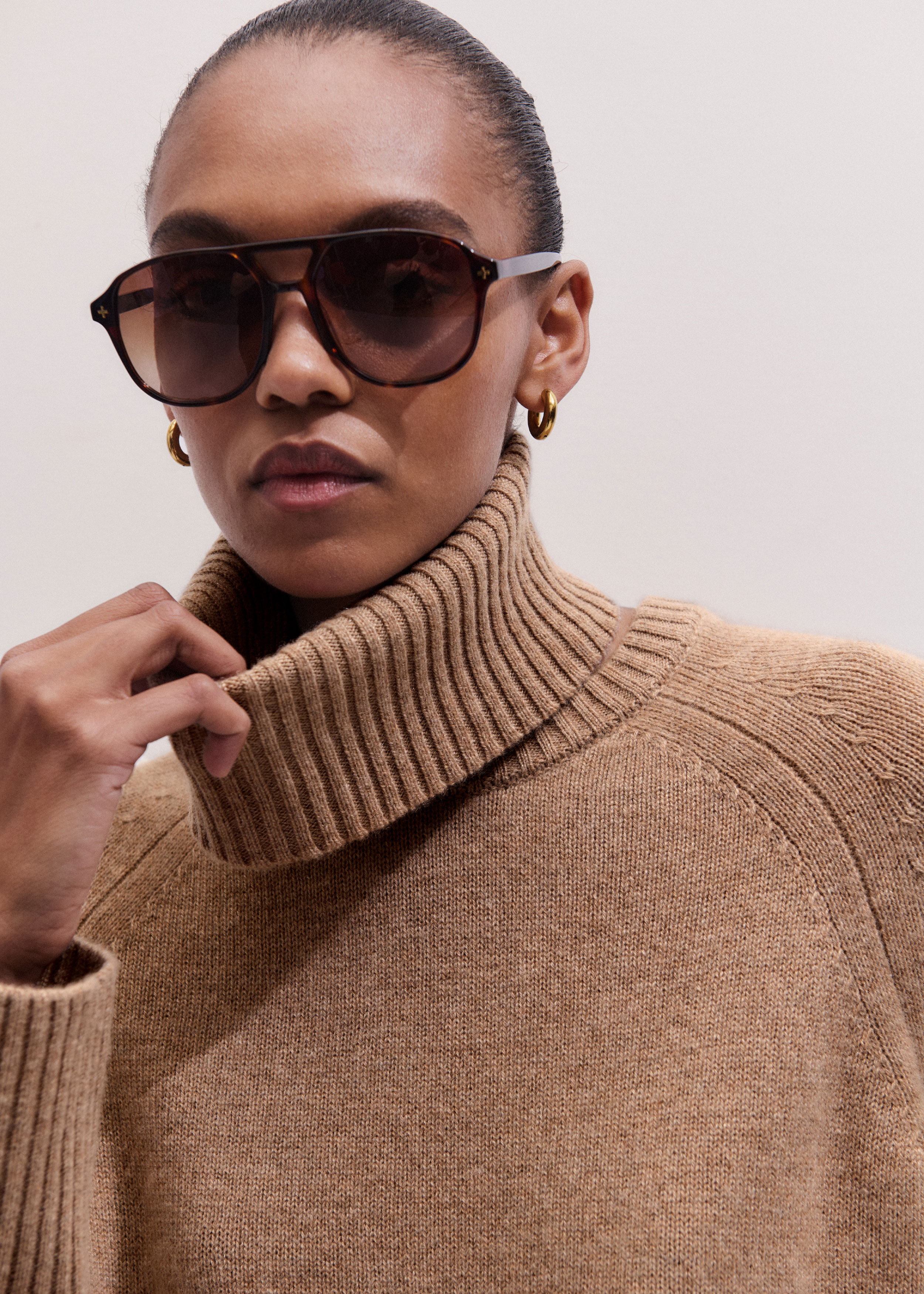 Women's Brown Cashmere Curved Hem Raglan Sweater + Snood | ME+EM
