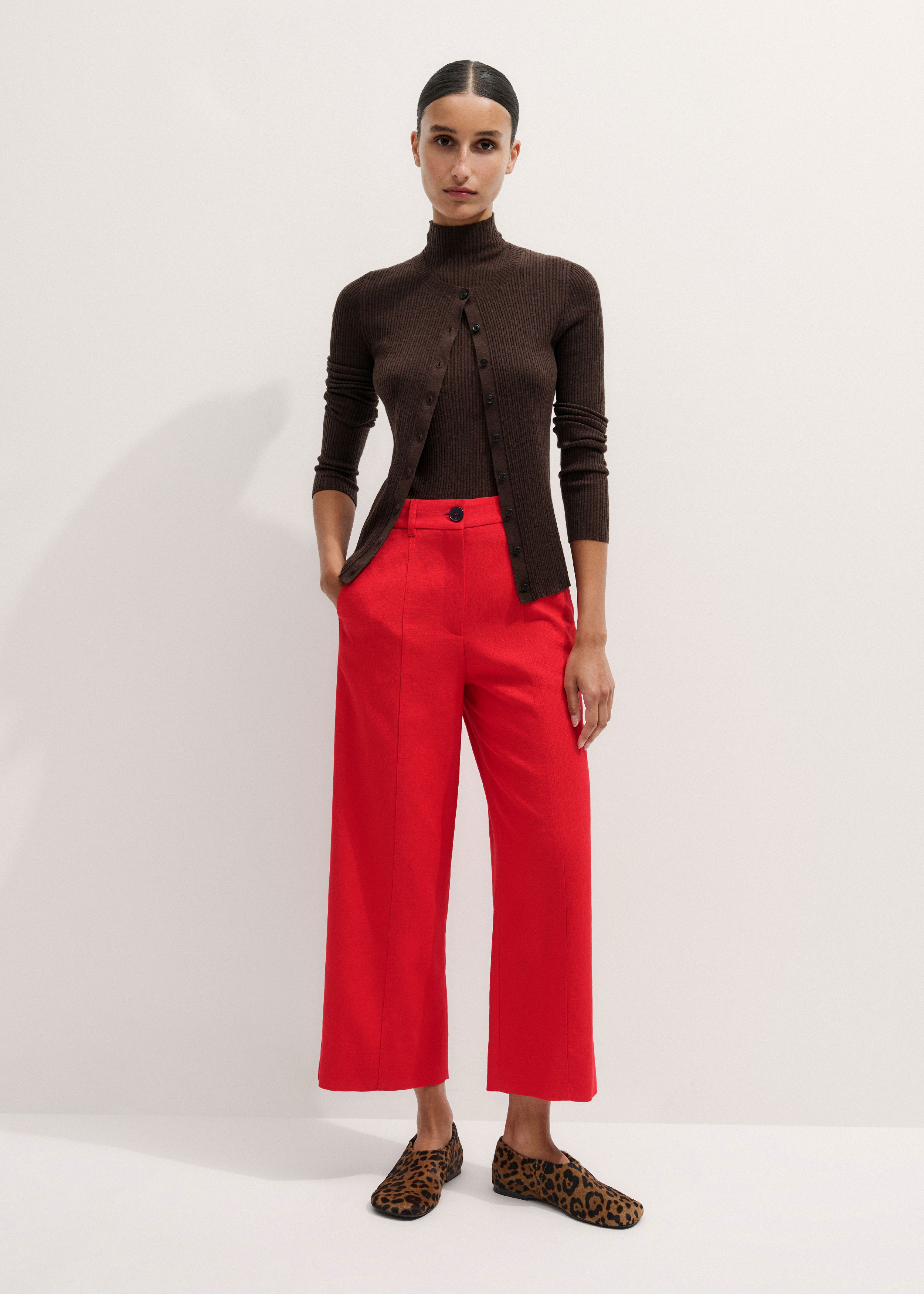 Women's Red Pop Color Straight Crop Pant | ME+EM