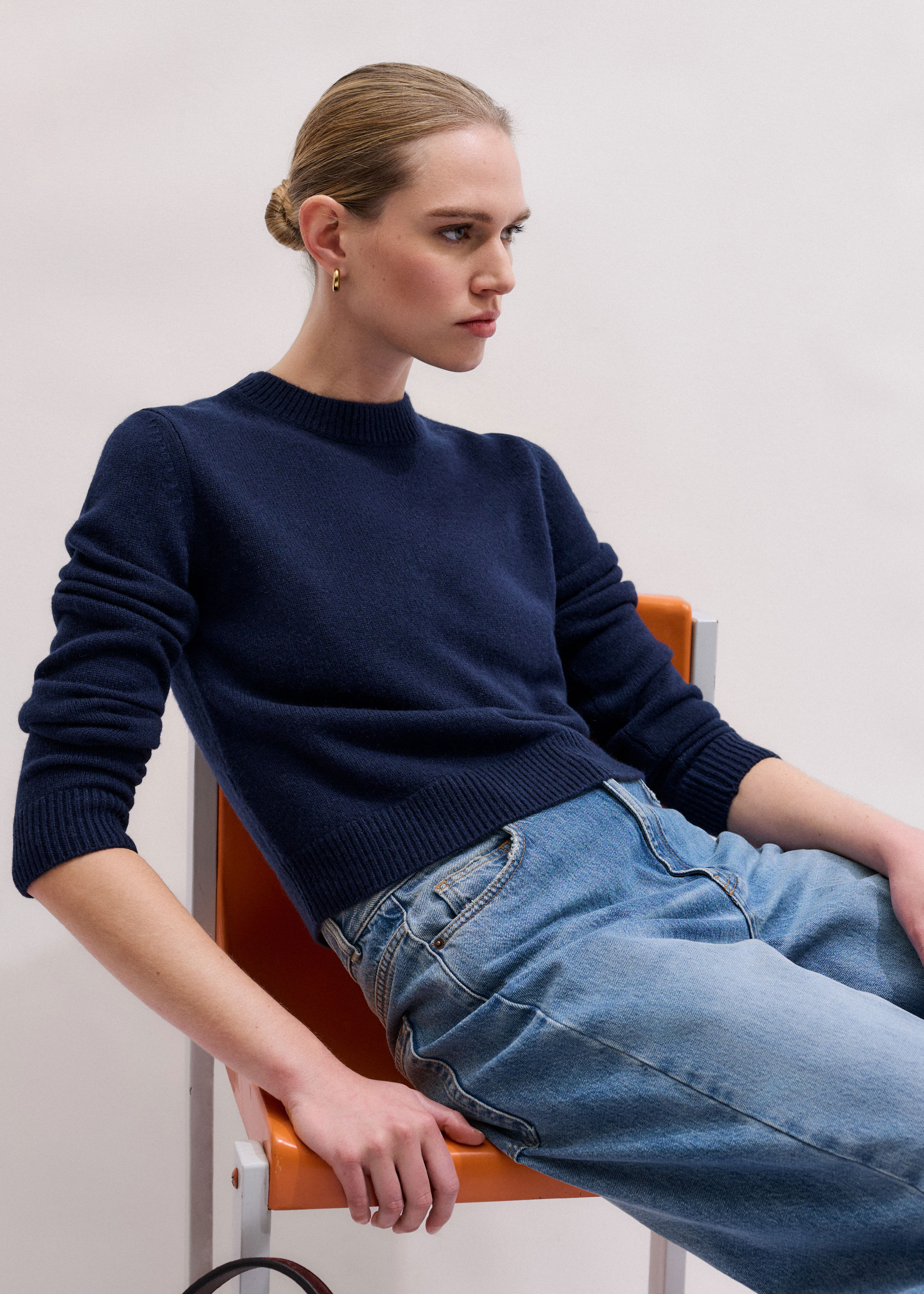 Women's Navy Cashmere Crew Neck Crop Jumper | ME+EM