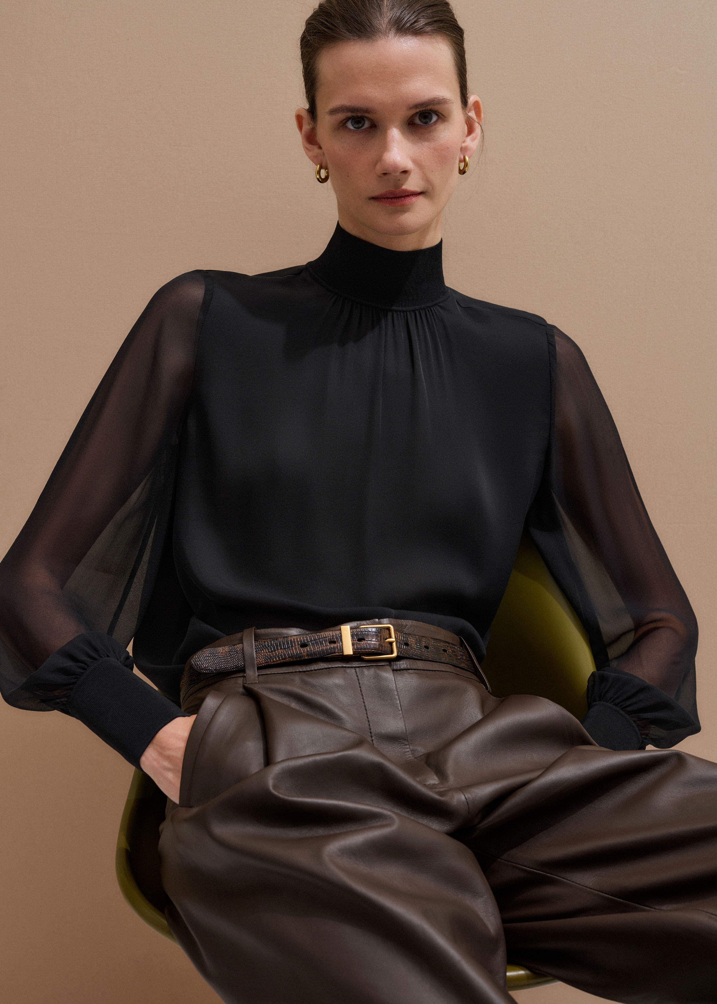Women's Black Silk Chic Rib Straight Blouse | ME+EM
